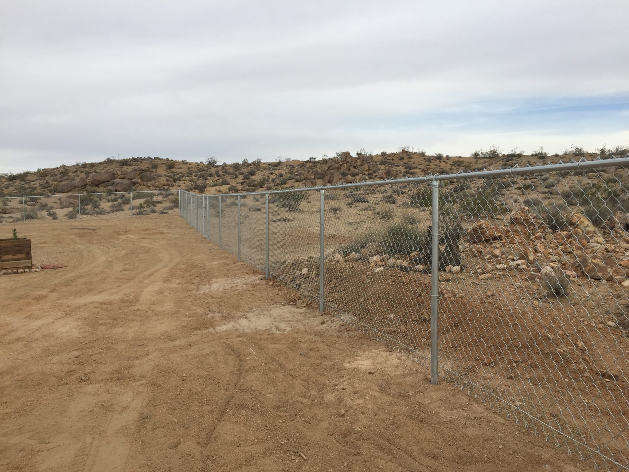 Fencing Guide For Desert Oasis Landscapes - Fencing Vacaville CA